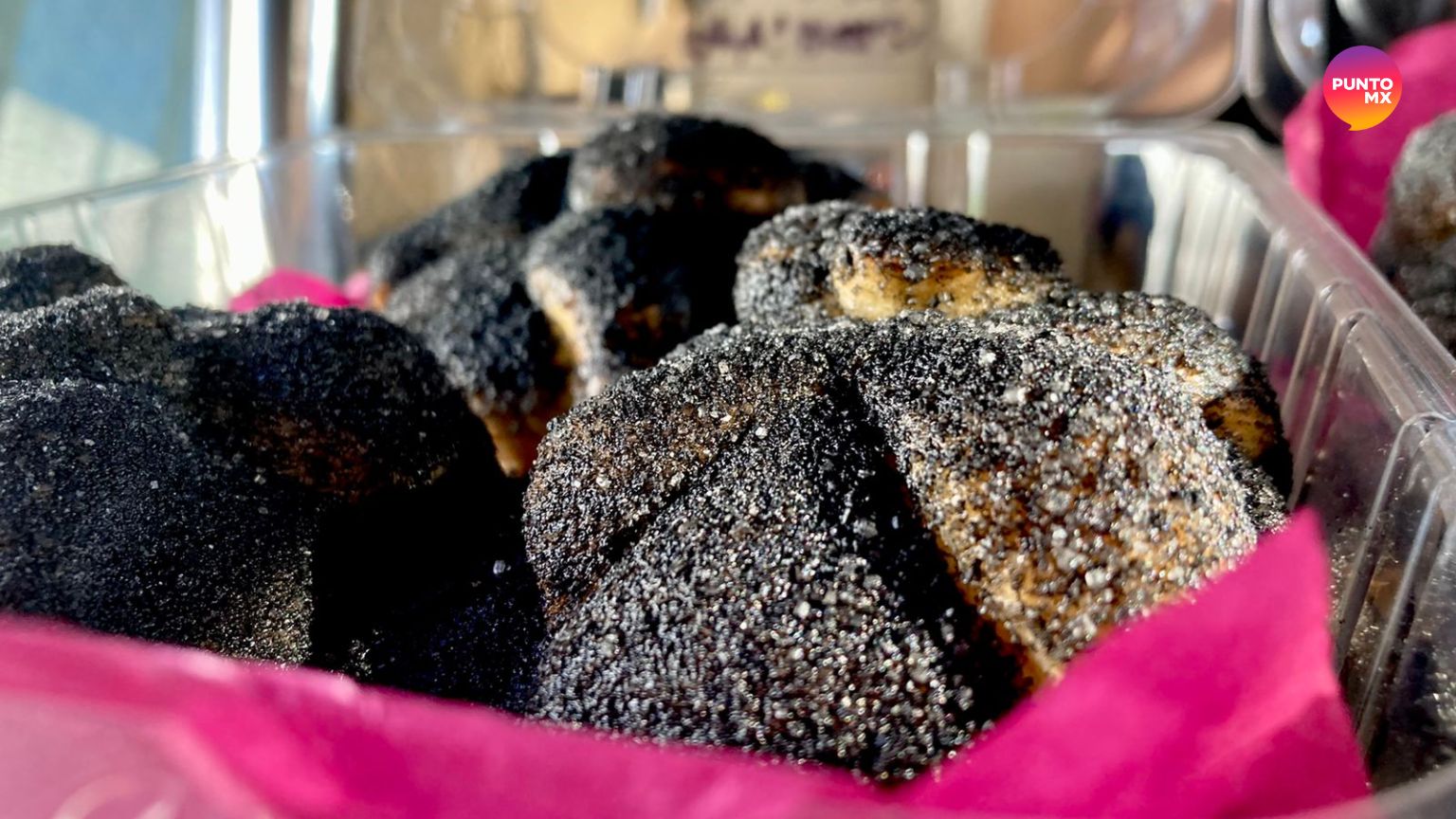 Pan de muerto con ceniza, único en Mazatlán. Te decimos dónde ...