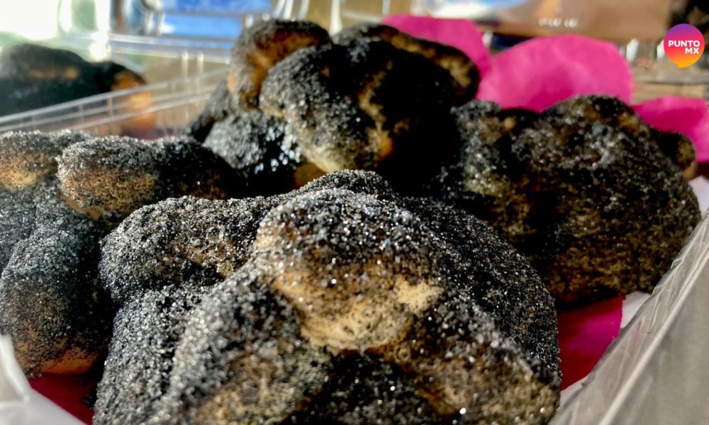 Pan de muerto con ceniza, único en Mazatlán. Te decimos dónde ...