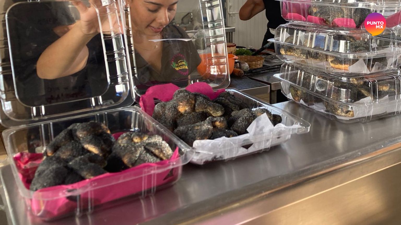 Pan de muerto con ceniza, único en Mazatlán. Te decimos dónde ...