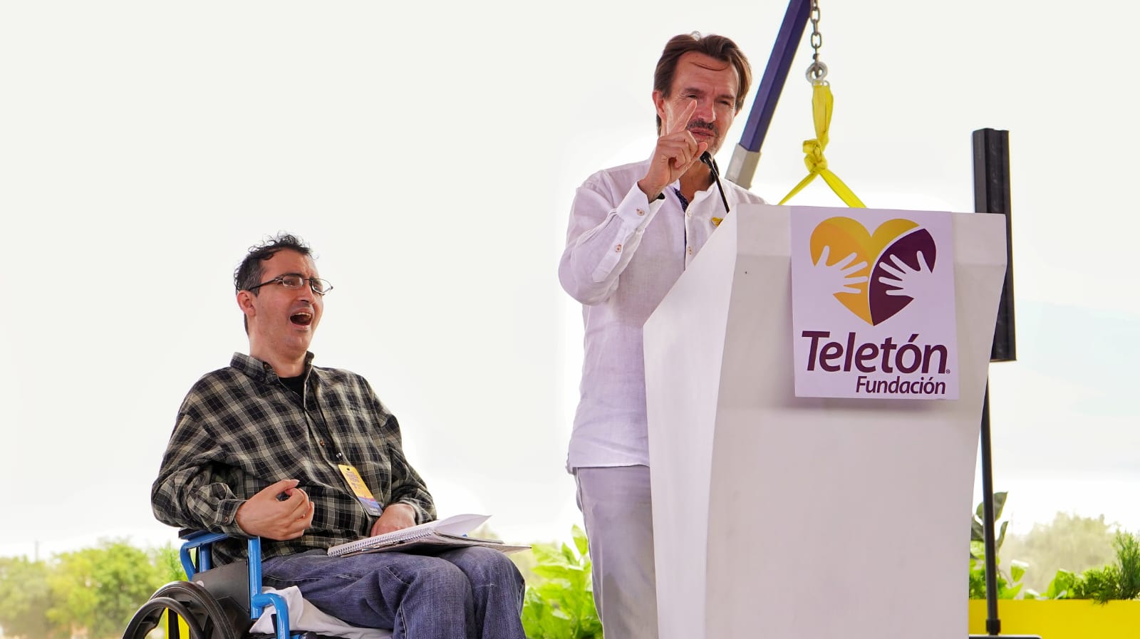 Entre sueños y esperanza colocan primera piedra del CRIT Teletón ...