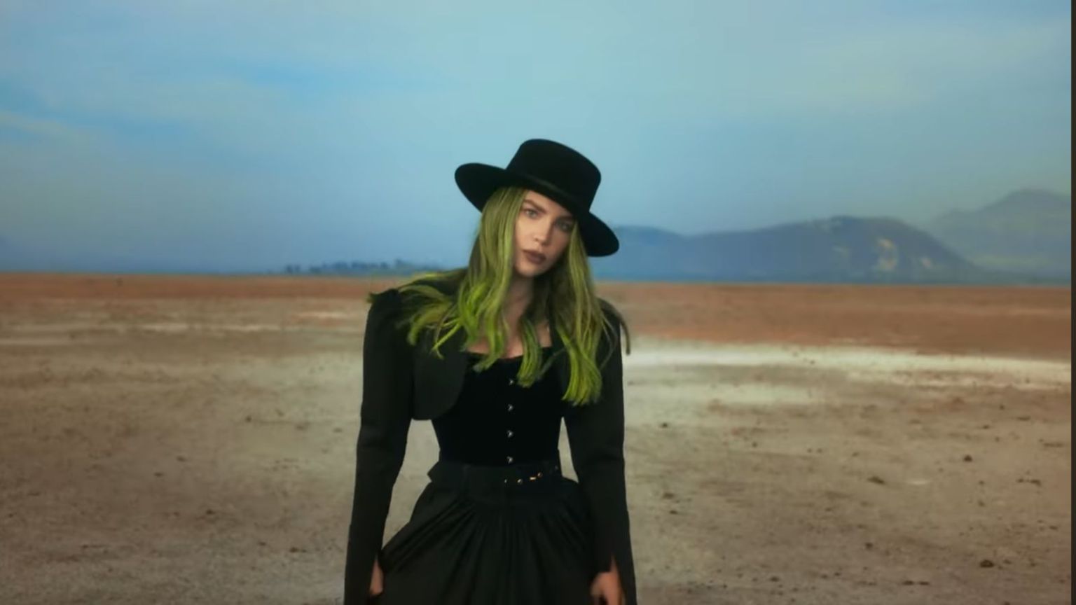 Belinda y Cactus, la nueva canción, y sí, sí habla de su ex - Punto MX
