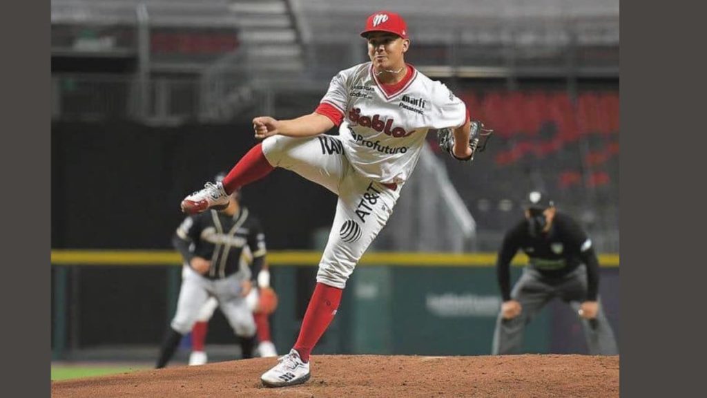 Mazatleco Máximo Rodríguez firma con equipo de Grandes Ligas - Punto MX