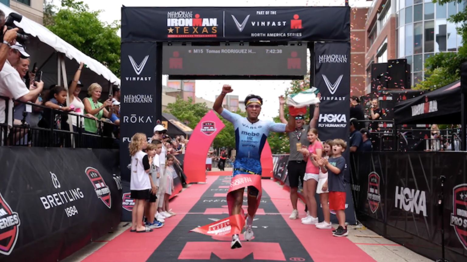Tomás Rodríguez hace historia al ganar el Ironman en Texas - Punto MX
