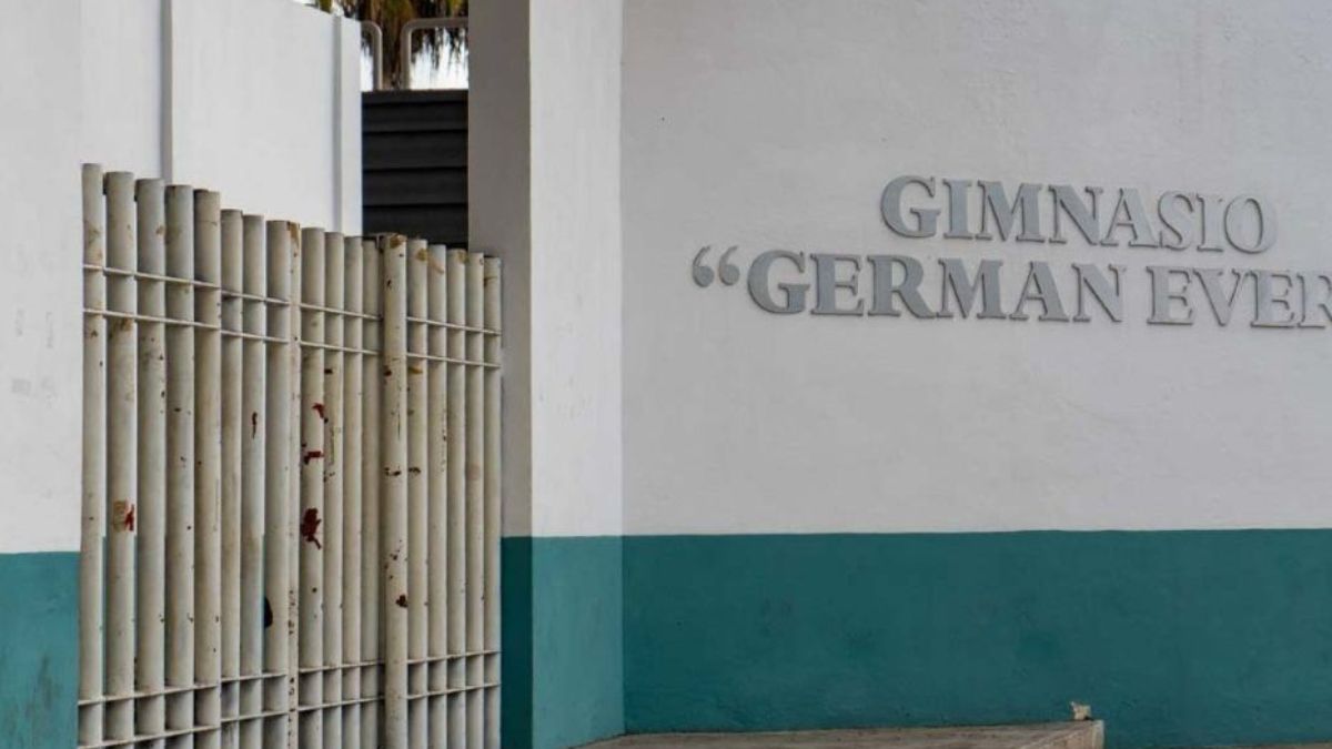 Gobierno de Mazatlán renovará la Cancha Germán Evers - Punto MX