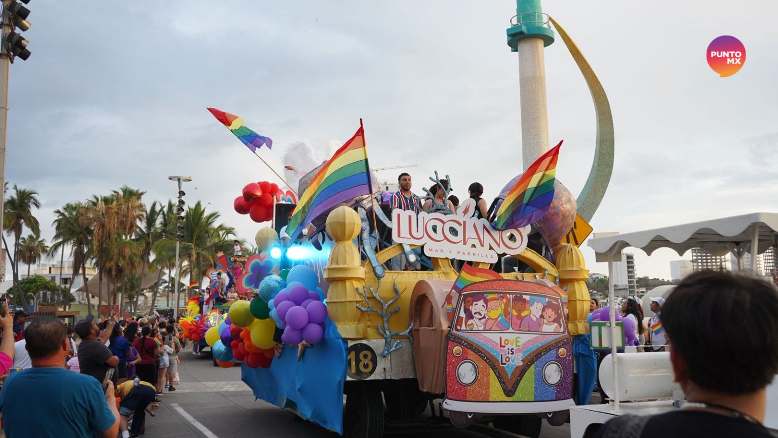 Dos, tres, trucos. Así se vivió la marcha LGBTIQ+ en Mazatlán - Punto MX