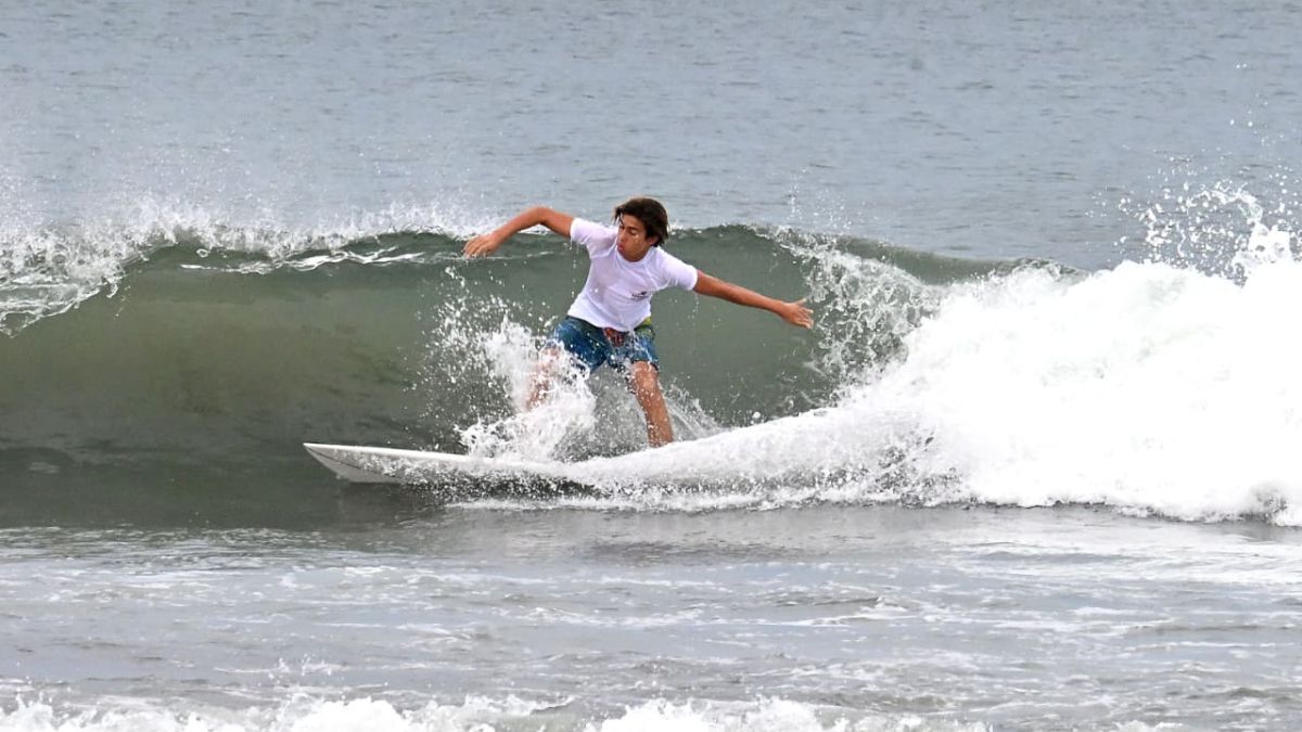 Dominan el mar en el Municipal de Surf, en Mazatlán - Punto MX